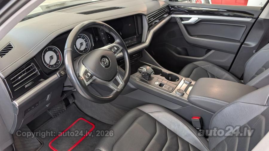 Zils Volkswagen Touareg 2019 Tallina, ar dzinēja tilpumu 3.00 L un nobraukumu 164 tūkst. km par 34720 €, foto 8 vietnē AUTOMOTO.COM.LV