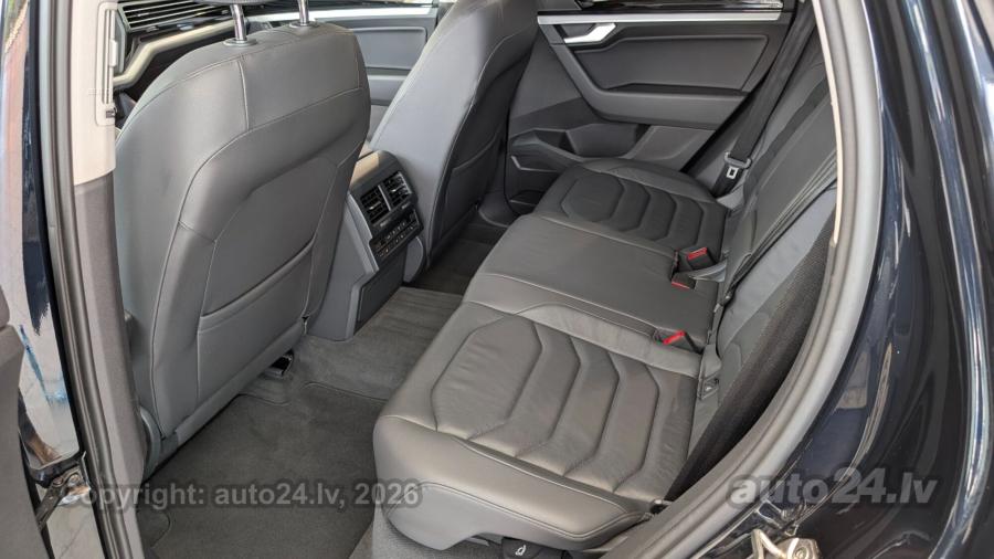 Zils Volkswagen Touareg 2019 Tallina, ar dzinēja tilpumu 3.00 L un nobraukumu 164 tūkst. km par 34720 €, foto 9 vietnē AUTOMOTO.COM.LV