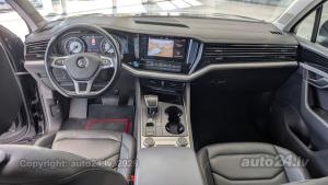 Zils Volkswagen Touareg 2019 Tallina, ar dzinēja tilpumu 3.00 L un nobraukumu 164 tūkst. km par 34720 €, foto 10 vietnē AUTOMOTO.COM.LV