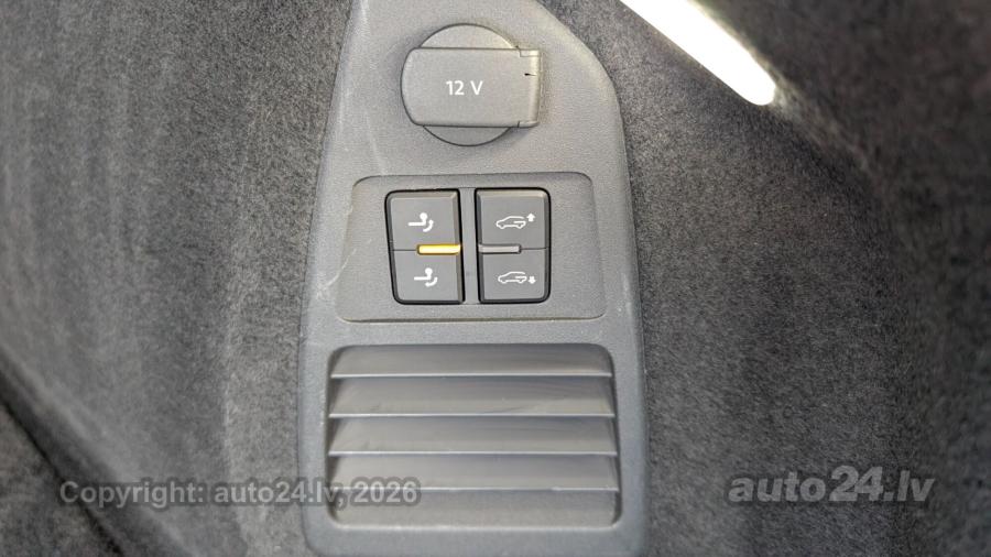 Zils Volkswagen Touareg 2019 Tallina, ar dzinēja tilpumu 3.00 L un nobraukumu 164 tūkst. km par 34720 €, foto 11 vietnē AUTOMOTO.COM.LV