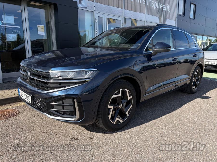 Blue Volkswagen Touareg 2025 in Tallinn, with an engine capacity of 3.00 L and mileage of 56 thousand km for 74900 €, photo 1 on AUTOMOTO.COM.LV