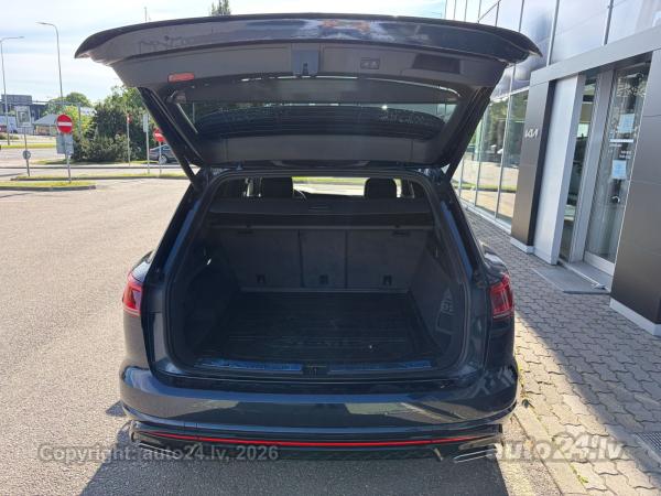 Zils Volkswagen Touareg 2025 Tallina, ar dzinēja tilpumu 3.00 L un nobraukumu 56 tūkst. km par 74900 €, foto 6 vietnē AUTOMOTO.COM.LV