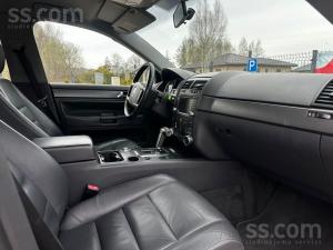 Brūns Volkswagen Touareg 2005 Jelgava, ar dzinēja tilpumu 3.00 L un nobraukumu 0 tūkst. km par 4100 €, foto 9 vietnē AUTOMOTO.COM.LV