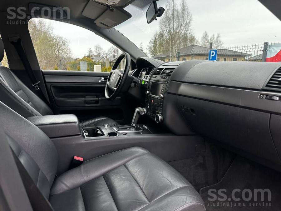 Brūns Volkswagen Touareg 2005 Jelgava, ar dzinēja tilpumu 3.00 L un nobraukumu 0 tūkst. km par 4100 €, foto 9 vietnē AUTOMOTO.COM.LV