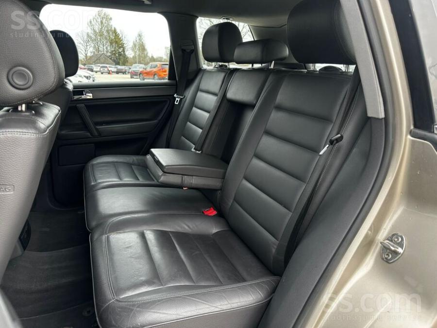 Brūns Volkswagen Touareg 2005 Jelgava, ar dzinēja tilpumu 3.00 L un nobraukumu 0 tūkst. km par 4100 €, foto 13 vietnē AUTOMOTO.COM.LV