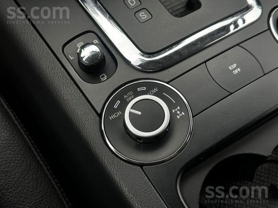 Brūns Volkswagen Touareg 2005 Jelgava, ar dzinēja tilpumu 3.00 L un nobraukumu 0 tūkst. km par 4100 €, foto 20 vietnē AUTOMOTO.COM.LV