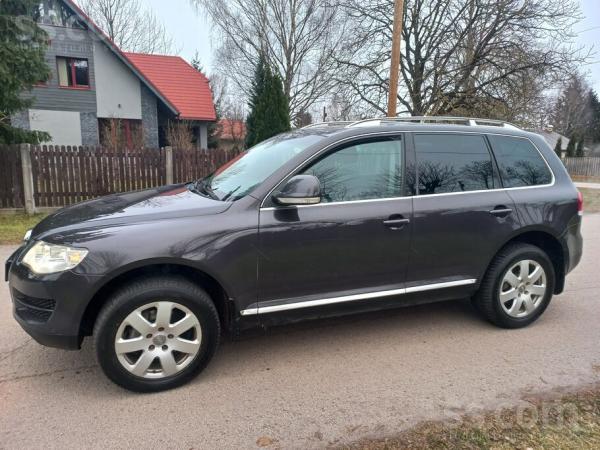 Brūns Volkswagen Touareg 2007 Rīga, ar dzinēja tilpumu 3.00 L un nobraukumu 249 tūkst. km par 4290 €, foto 3 vietnē AUTOMOTO.COM.LV
