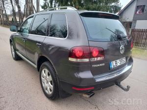 Brūns Volkswagen Touareg 2007 Rīga, ar dzinēja tilpumu 3.00 L un nobraukumu 249 tūkst. km par 4290 €, foto 4 vietnē AUTOMOTO.COM.LV