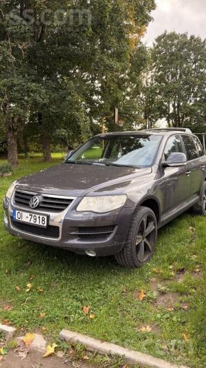 Brown Volkswagen Touareg 2007 in Talsi, with an engine capacity of 3.00 L and mileage of 348 thousand km for 5100 €, photo  on AUTOMOTO.COM.LV