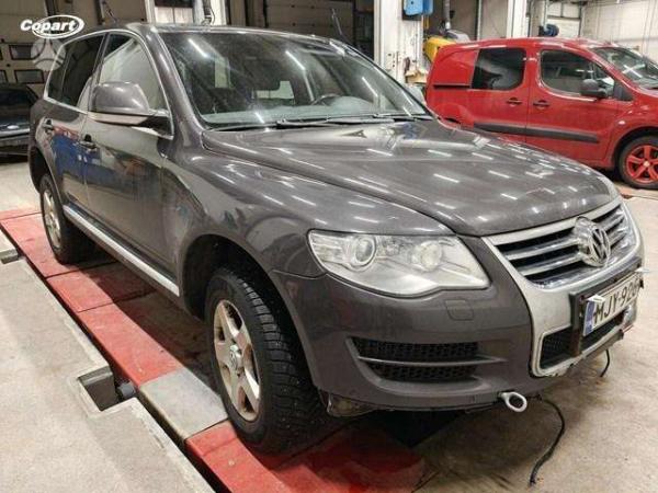 Brūns Volkswagen Touareg 2008 Kauņa, ar dzinēja tilpumu 3.00 L un nobraukumu 400 tūkst. km par 4200 €, foto 1 vietnē AUTOMOTO.COM.LV