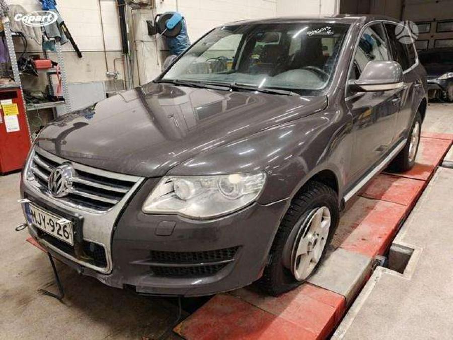 Brūns Volkswagen Touareg 2008 Kauņa, ar dzinēja tilpumu 3.00 L un nobraukumu 400 tūkst. km par 4200 €, foto 2 vietnē AUTOMOTO.COM.LV