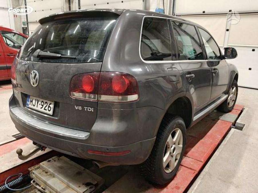 Brūns Volkswagen Touareg 2008 Kauņa, ar dzinēja tilpumu 3.00 L un nobraukumu 400 tūkst. km par 4200 €, foto 3 vietnē AUTOMOTO.COM.LV