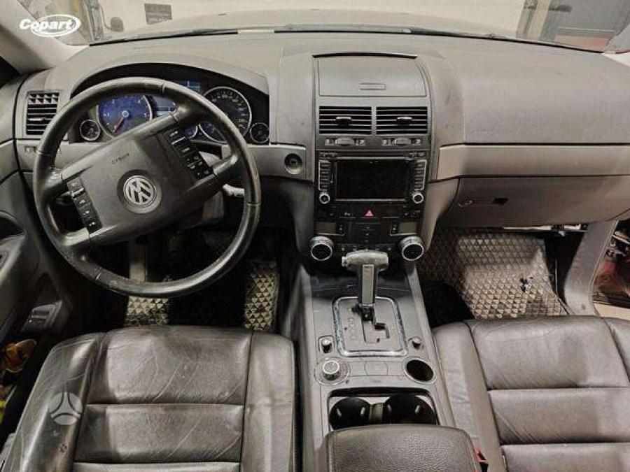 Brūns Volkswagen Touareg 2008 Kauņa, ar dzinēja tilpumu 3.00 L un nobraukumu 400 tūkst. km par 4200 €, foto 7 vietnē AUTOMOTO.COM.LV
