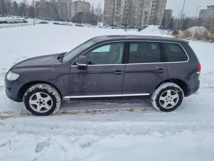 Brūns Volkswagen Touareg 2008 Kauņa, ar dzinēja tilpumu 3.00 L un nobraukumu 360 tūkst. km par 5200 €, foto 5 vietnē AUTOMOTO.COM.LV