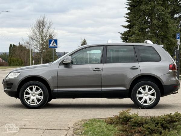 Brūns Volkswagen Touareg 2008 Kaišiadorys, ar dzinēja tilpumu 2.50 L un nobraukumu 203 tūkst. km par 2600 €, foto 8 vietnē AUTOMOTO.COM.LV