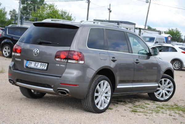 Brūns Volkswagen Touareg 2009 Rīga, ar dzinēja tilpumu 3.00 L un nobraukumu 231 tūkst. km par 7990 €, foto 2 vietnē AUTOMOTO.COM.LV