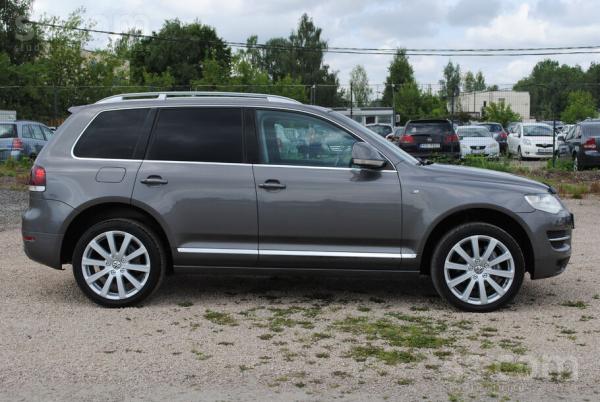 Brūns Volkswagen Touareg 2009 Rīga, ar dzinēja tilpumu 3.00 L un nobraukumu 231 tūkst. km par 7990 €, foto 6 vietnē AUTOMOTO.COM.LV