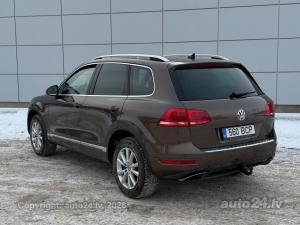 Brūns Volkswagen Touareg 2010 Tartu, ar dzinēja tilpumu 3.00 L un nobraukumu 239 tūkst. km par 9500 €, foto 4 vietnē AUTOMOTO.COM.LV