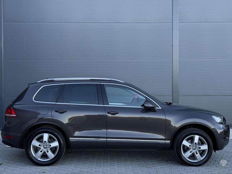 Brūns Volkswagen Touareg 2010 Šauļi, ar dzinēja tilpumu 2.97 L un nobraukumu 300 tūkst. km par 11650 €, foto 5 vietnē AUTOMOTO.COM.LV