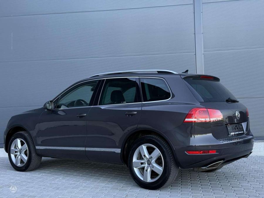 Brūns Volkswagen Touareg 2010 Šauļi, ar dzinēja tilpumu 2.97 L un nobraukumu 300 tūkst. km par 11650 €, foto 6 vietnē AUTOMOTO.COM.LV