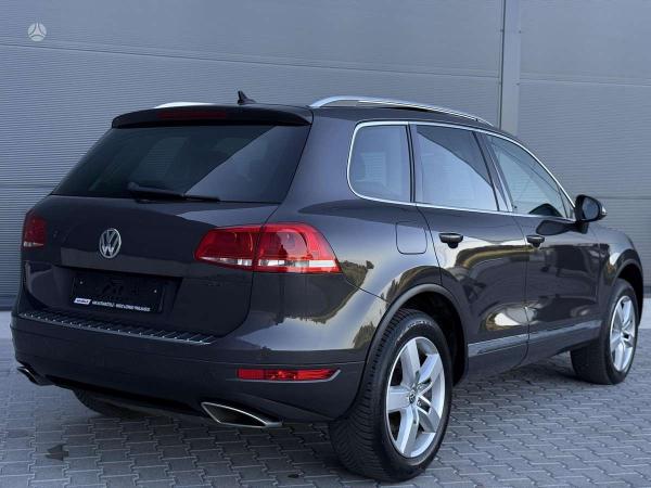 Brūns Volkswagen Touareg 2010 Šauļi, ar dzinēja tilpumu 2.97 L un nobraukumu 300 tūkst. km par 11650 €, foto 8 vietnē AUTOMOTO.COM.LV