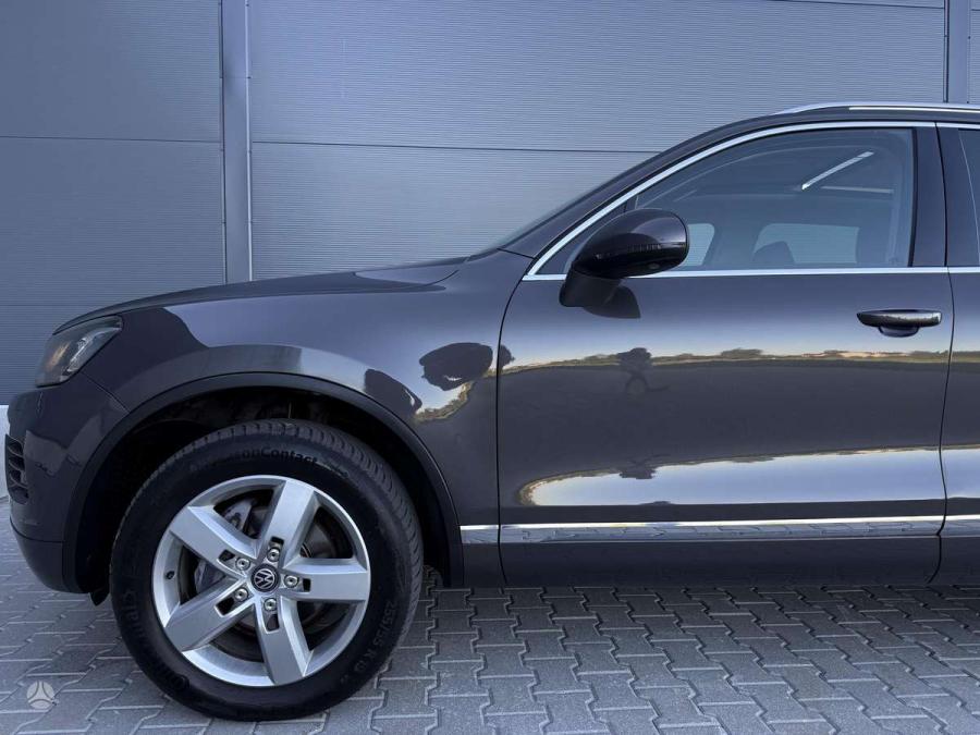 Brūns Volkswagen Touareg 2010 Šauļi, ar dzinēja tilpumu 2.97 L un nobraukumu 300 tūkst. km par 11650 €, foto 12 vietnē AUTOMOTO.COM.LV