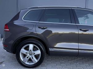 Brūns Volkswagen Touareg 2010 Šauļi, ar dzinēja tilpumu 2.97 L un nobraukumu 300 tūkst. km par 11650 €, foto 14 vietnē AUTOMOTO.COM.LV