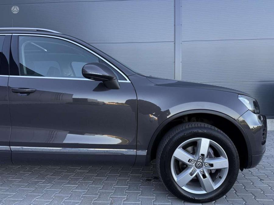Brūns Volkswagen Touareg 2010 Šauļi, ar dzinēja tilpumu 2.97 L un nobraukumu 300 tūkst. km par 11650 €, foto 15 vietnē AUTOMOTO.COM.LV