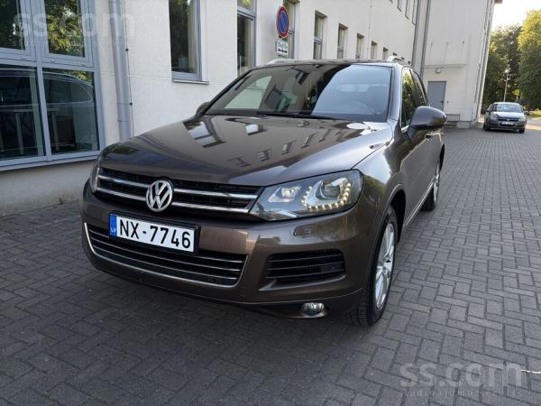 Brūns Volkswagen Touareg 2010 Jelgava, ar dzinēja tilpumu 3.00 L un nobraukumu 298 tūkst. km par 11900 €, foto 2 vietnē AUTOMOTO.COM.LV