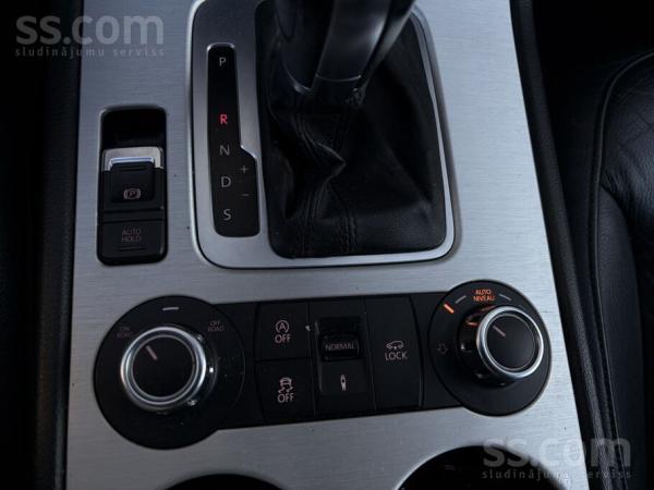 Brūns Volkswagen Touareg 2010 Jelgava, ar dzinēja tilpumu 3.00 L un nobraukumu 298 tūkst. km par 11900 €, foto 10 vietnē AUTOMOTO.COM.LV