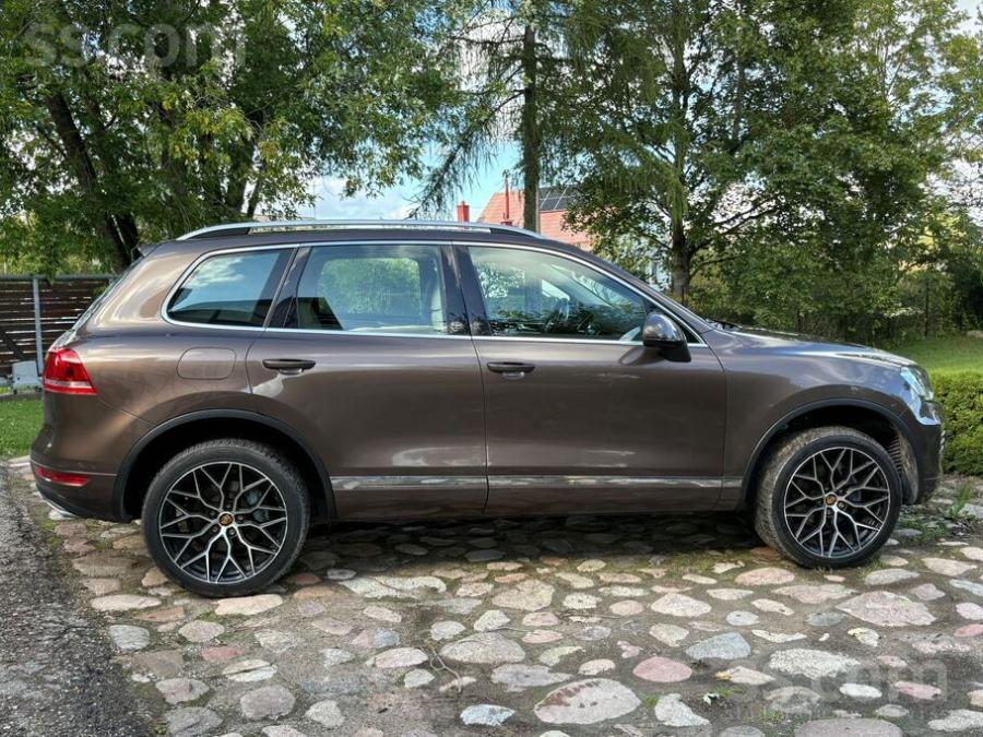 Brūns Volkswagen Touareg 2010 Saldus, ar dzinēja tilpumu 3.00 L un nobraukumu 255 tūkst. km par 9650 €, foto 3 vietnē AUTOMOTO.COM.LV