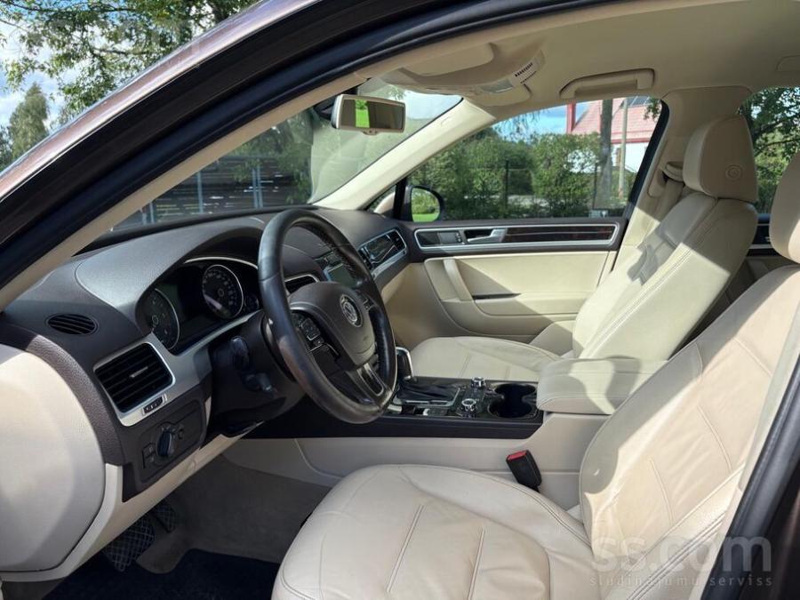Brūns Volkswagen Touareg 2010 Saldus, ar dzinēja tilpumu 3.00 L un nobraukumu 255 tūkst. km par 9650 €, foto 12 vietnē AUTOMOTO.COM.LV
