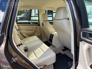 Brūns Volkswagen Touareg 2010 Saldus, ar dzinēja tilpumu 3.00 L un nobraukumu 255 tūkst. km par 9650 €, foto 13 vietnē AUTOMOTO.COM.LV
