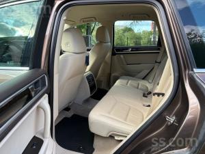Brūns Volkswagen Touareg 2010 Saldus, ar dzinēja tilpumu 3.00 L un nobraukumu 255 tūkst. km par 9650 €, foto 14 vietnē AUTOMOTO.COM.LV