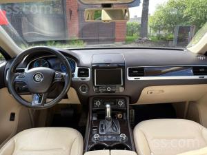 Brūns Volkswagen Touareg 2010 Saldus, ar dzinēja tilpumu 3.00 L un nobraukumu 255 tūkst. km par 9650 €, foto 15 vietnē AUTOMOTO.COM.LV