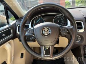 Brūns Volkswagen Touareg 2010 Saldus, ar dzinēja tilpumu 3.00 L un nobraukumu 255 tūkst. km par 9650 €, foto 17 vietnē AUTOMOTO.COM.LV