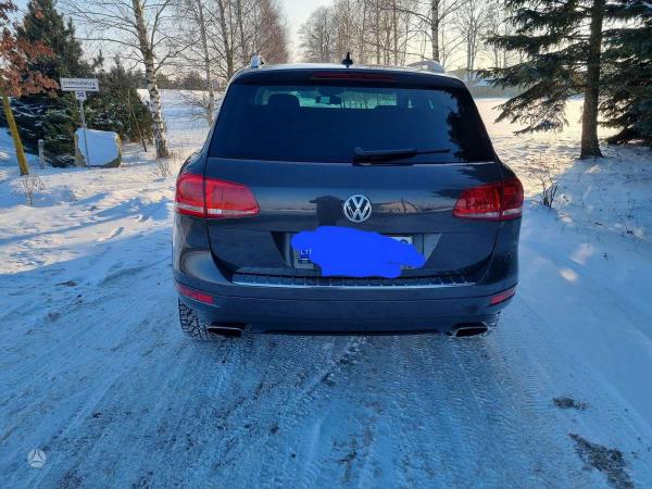 Brūns Volkswagen Touareg 2011 Marijampole, ar dzinēja tilpumu 3.00 L un nobraukumu 295 tūkst. km par 9550 €, foto 5 vietnē AUTOMOTO.COM.LV