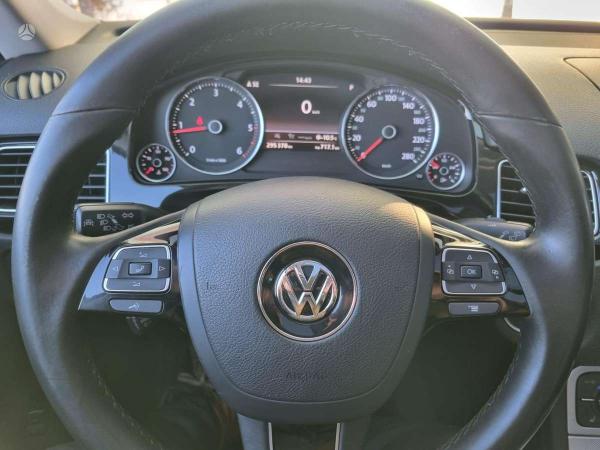 Brūns Volkswagen Touareg 2011 Marijampole, ar dzinēja tilpumu 3.00 L un nobraukumu 295 tūkst. km par 9550 €, foto 10 vietnē AUTOMOTO.COM.LV