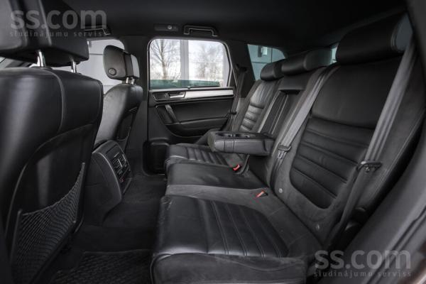 Brūns Volkswagen Touareg 2011 Jelgava, ar dzinēja tilpumu 3.00 L un nobraukumu 281 tūkst. km par 13200 €, foto 7 vietnē AUTOMOTO.COM.LV