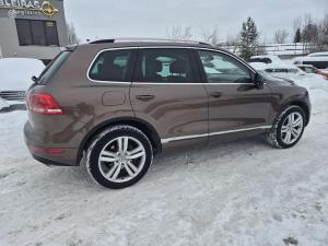 Brūns Volkswagen Touareg 2011 Utena, ar dzinēja tilpumu 2.97 L un nobraukumu 289 tūkst. km par 10950 €, foto  vietnē AUTOMOTO.COM.LV