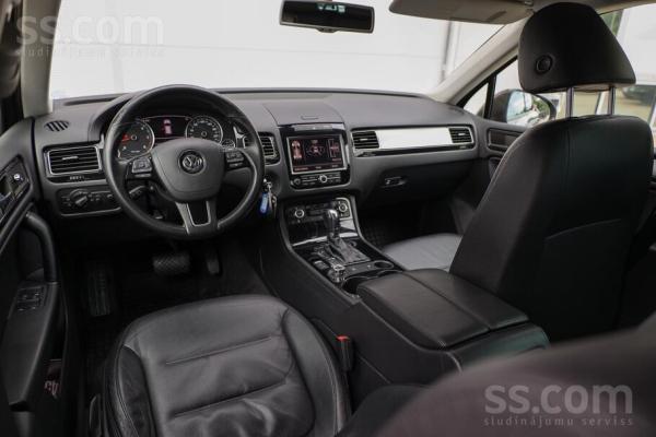 Brown Volkswagen Touareg 2011 in Riga, with an engine capacity of 3.00 L and mileage of 0 thousand km for 7995 €, photo 10 on AUTOMOTO.COM.LV