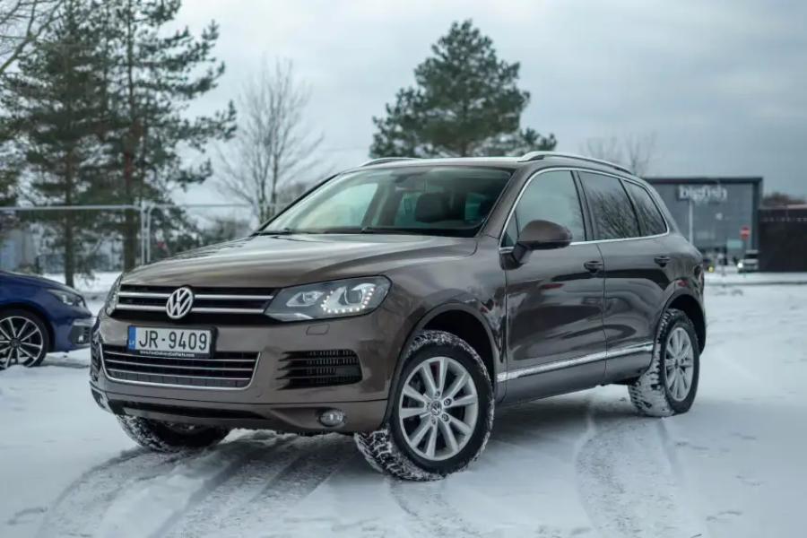 Brūns Volkswagen Touareg 2011 Liepāja, ar dzinēja tilpumu 3.00 L un nobraukumu 251 tūkst. km par 10850 €, foto 1 vietnē AUTOMOTO.COM.LV