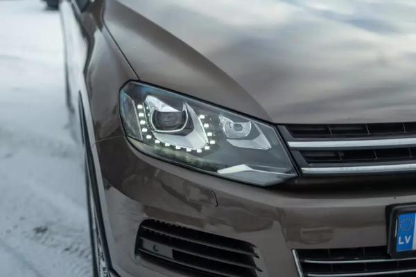 Brūns Volkswagen Touareg 2011 Liepāja, ar dzinēja tilpumu 3.00 L un nobraukumu 251 tūkst. km par 10850 €, foto 7 vietnē AUTOMOTO.COM.LV