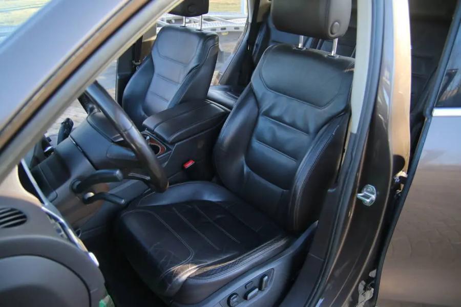 Brūns Volkswagen Touareg 2011 Rīga, ar dzinēja tilpumu 3.00 L un nobraukumu 276 tūkst. km par 10990 €, foto 10 vietnē AUTOMOTO.COM.LV