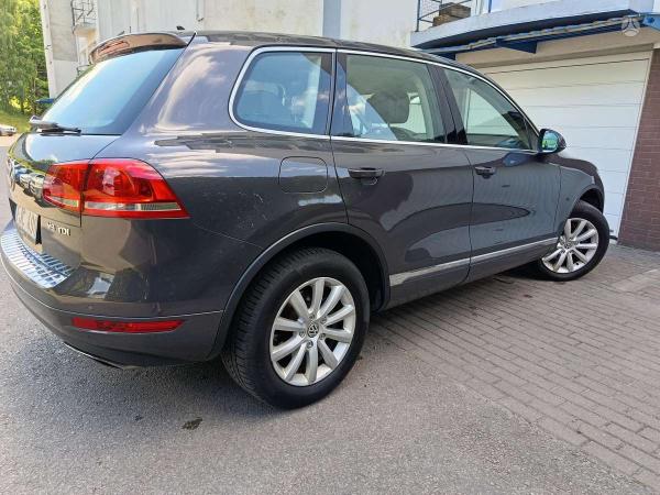 Brūns Volkswagen Touareg 2011 Viļņa, ar dzinēja tilpumu 4.13 L un nobraukumu 410 tūkst. km par 8000 €, foto 5 vietnē AUTOMOTO.COM.LV