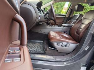 Brūns Volkswagen Touareg 2011 Viļņa, ar dzinēja tilpumu 4.13 L un nobraukumu 410 tūkst. km par 8000 €, foto 9 vietnē AUTOMOTO.COM.LV