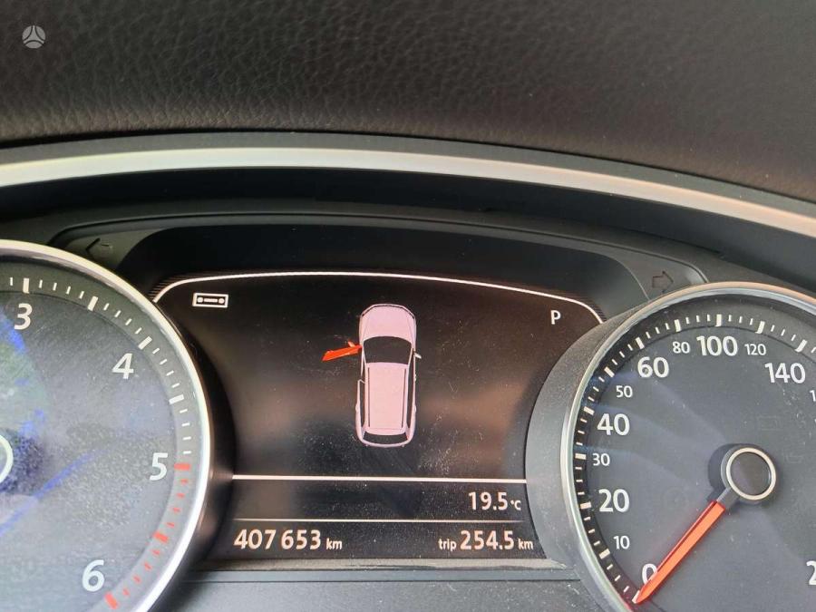 Brūns Volkswagen Touareg 2011 Viļņa, ar dzinēja tilpumu 4.13 L un nobraukumu 410 tūkst. km par 8000 €, foto 12 vietnē AUTOMOTO.COM.LV