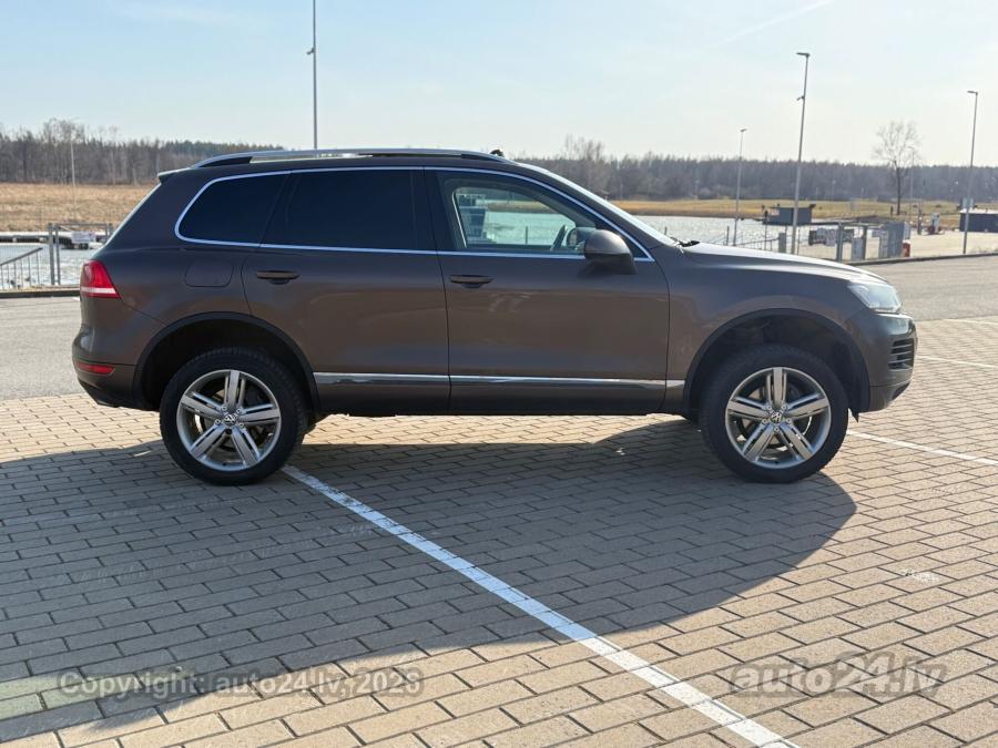 Brūns Volkswagen Touareg 2011 Tartu, ar dzinēja tilpumu 3.00 L un nobraukumu 356 tūkst. km par 11000 €, foto 7 vietnē AUTOMOTO.COM.LV