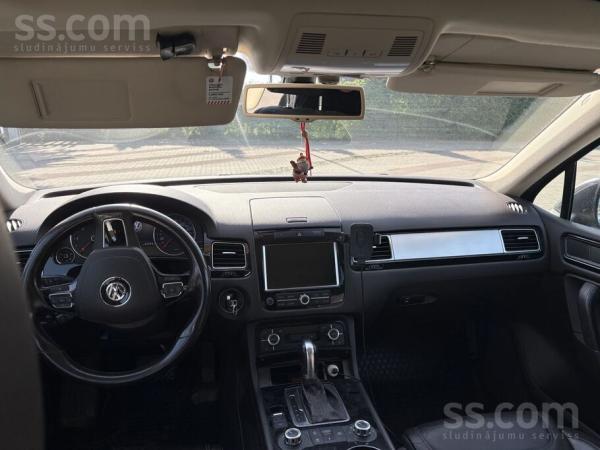 Brūns Volkswagen Touareg 2011 Rīga, ar dzinēja tilpumu 3.00 L un nobraukumu 506 tūkst. km par 8000 €, foto 6 vietnē AUTOMOTO.COM.LV
