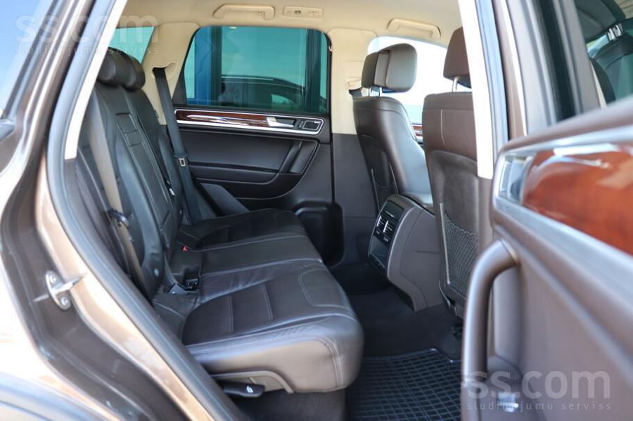 Brūns Volkswagen Touareg 2011 Rīga, ar dzinēja tilpumu 3.00 L un nobraukumu 282 tūkst. km par 9250 €, foto 19 vietnē AUTOMOTO.COM.LV